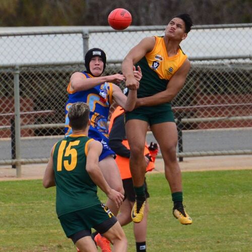 Wayne the Flowman and Bruce Phillips review Flow FM football country ...